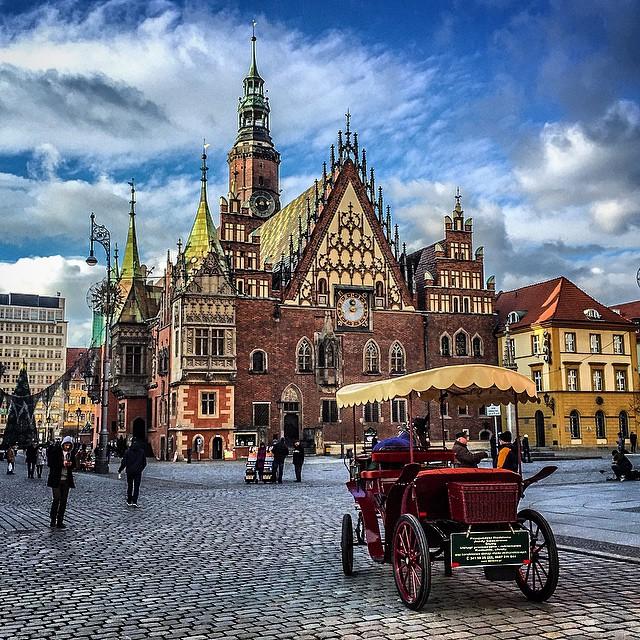 Cheap flights to Wroclaw (WRO) from £14.99 | Ryanair.com